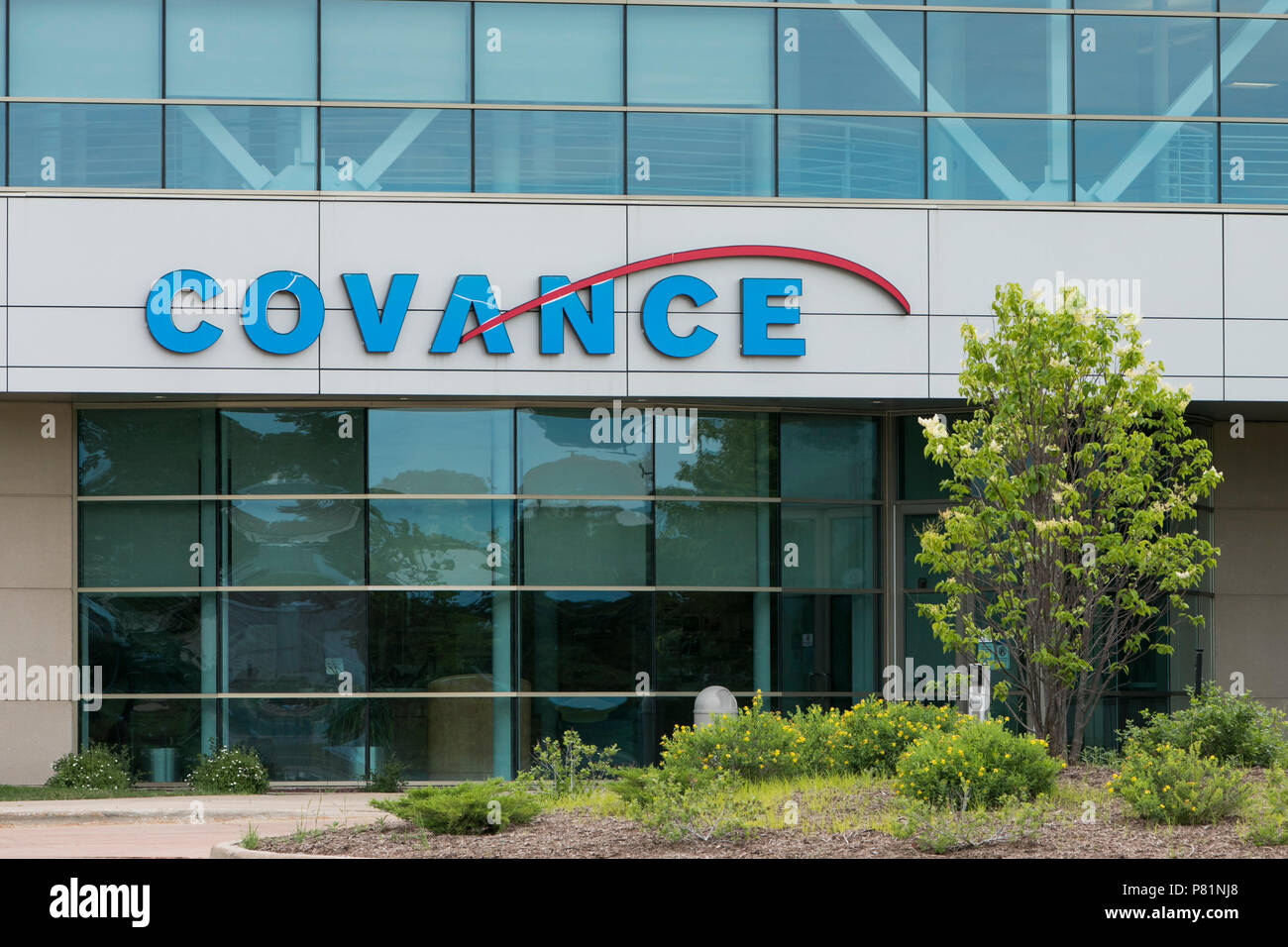 Covance logo sign banner hi-res stock photography and images - Alamy