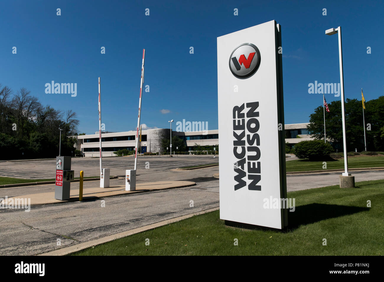 Wacker neuson logo hi-res stock photography and images - Alamy