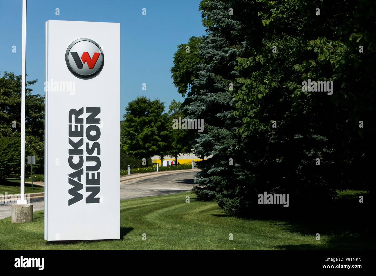 Wacker neuson logo hi-res stock photography and images - Alamy