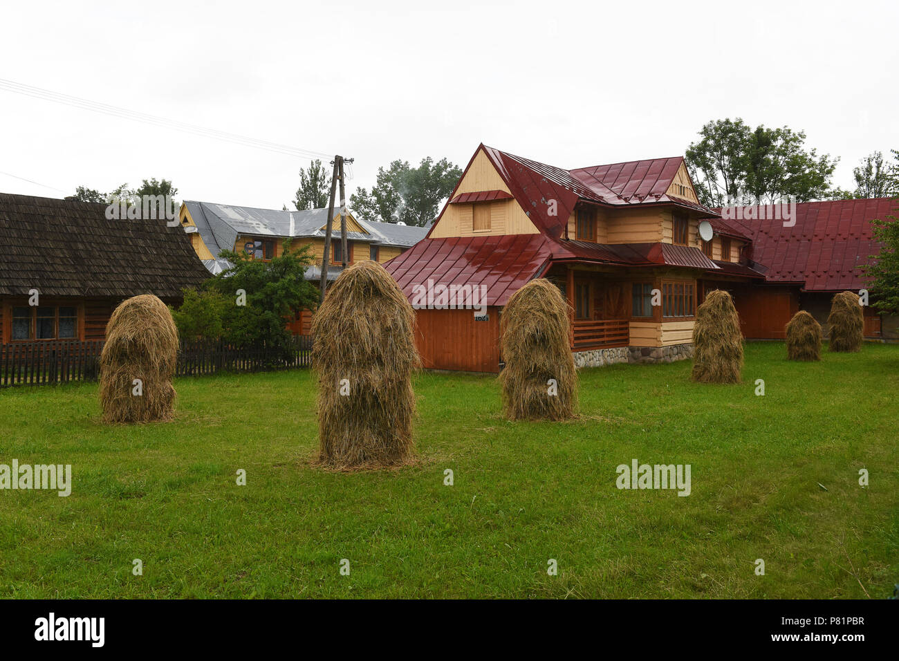 Traditional polish houses hi-res stock photography and images - Alamy