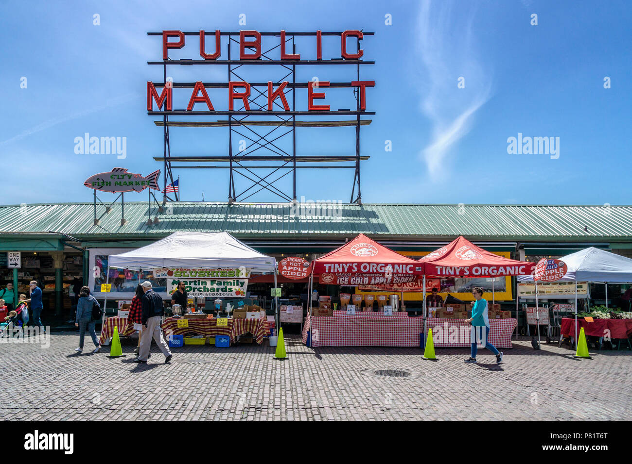 Pike place market street scene hi-res stock photography and images - Alamy