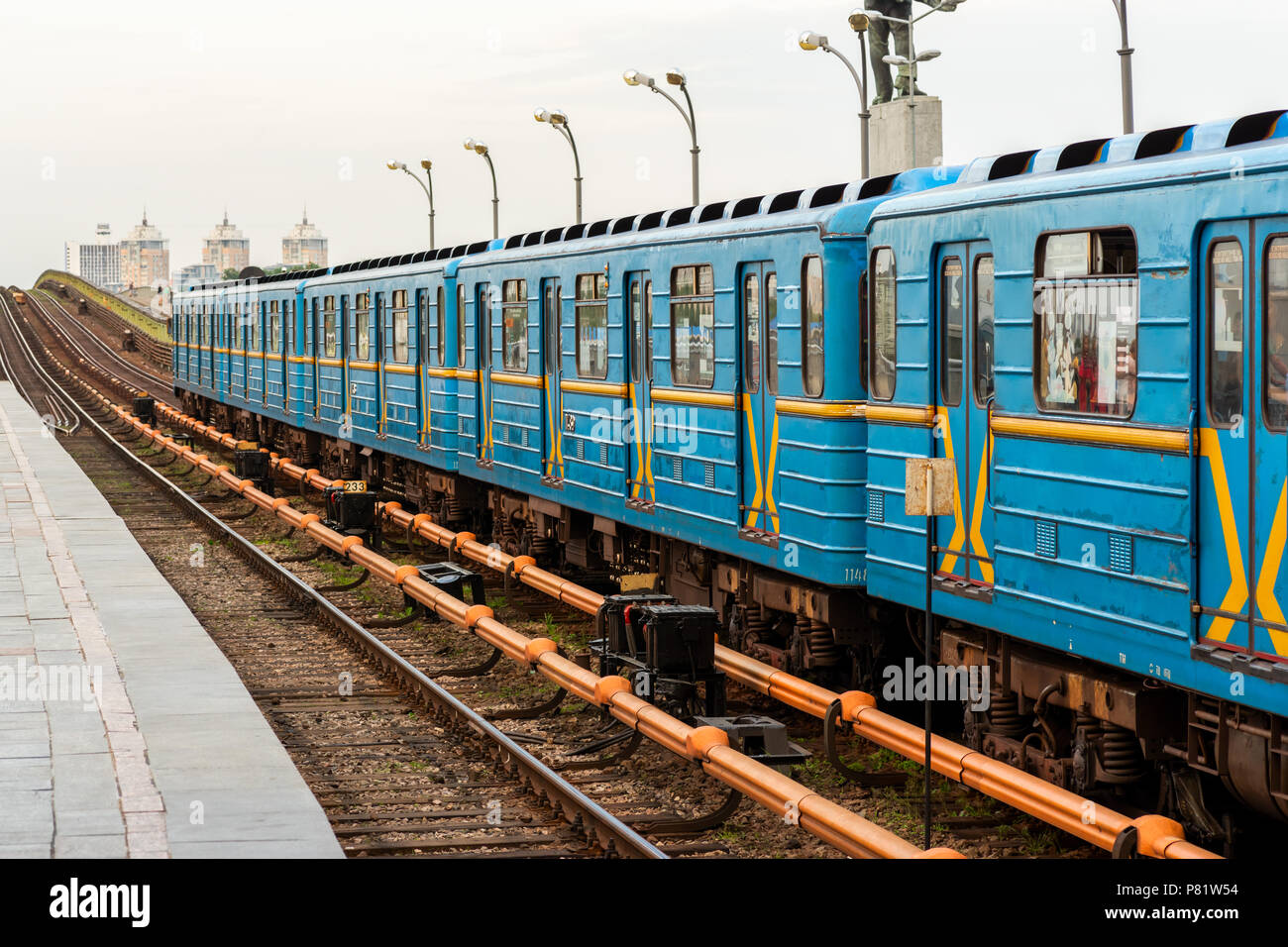 Open air metro line hi-res stock photography and images - Alamy