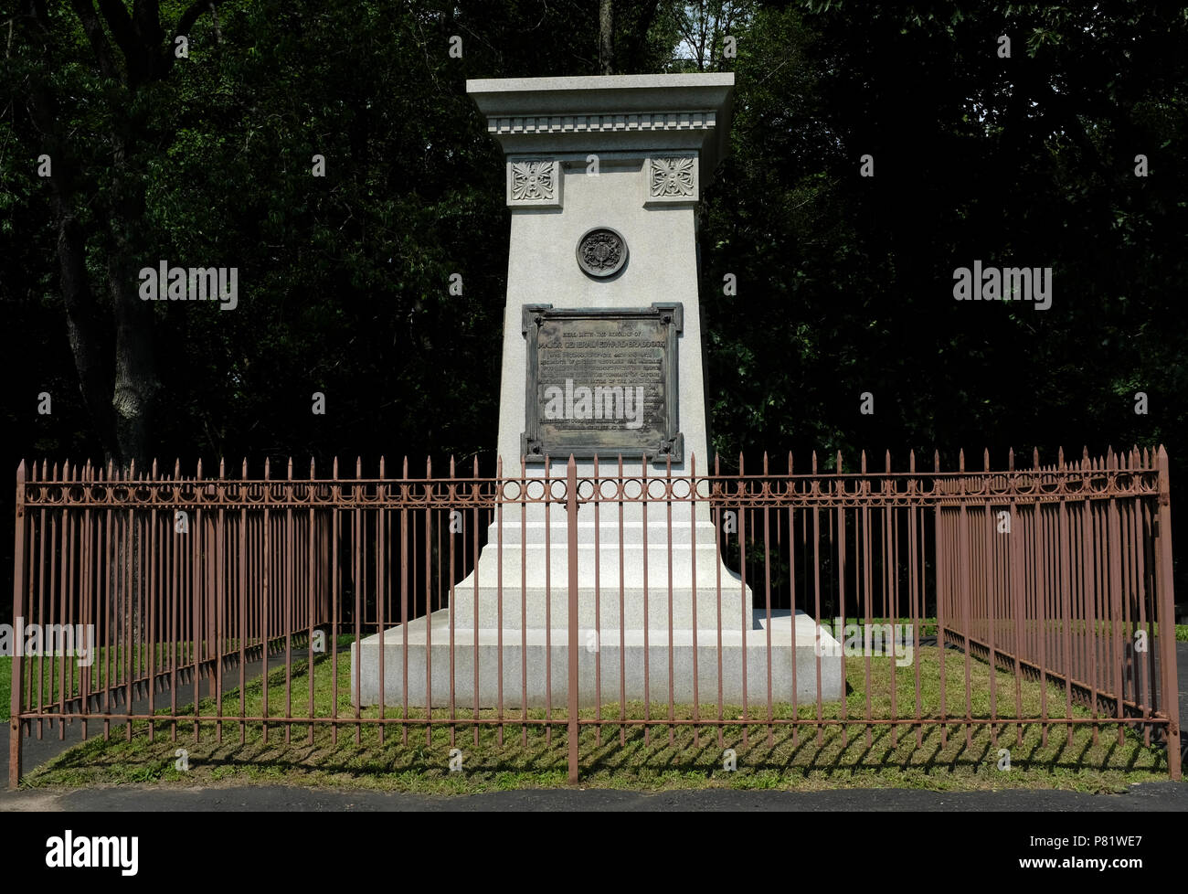 Grave of Major General Edward Braddock in Farmington, Pennsylvania ...