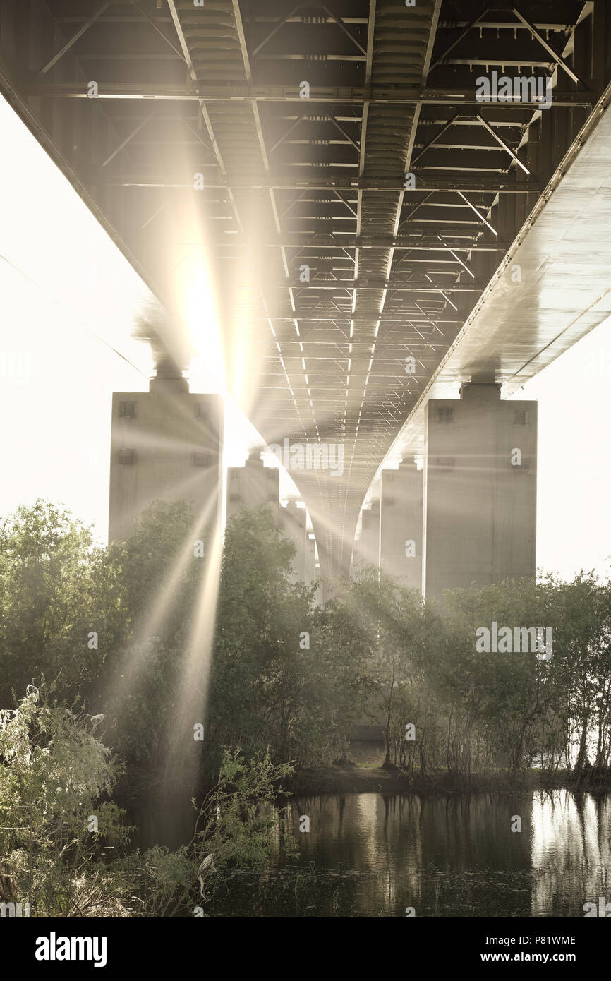 Shoreline bottom bridge hi-res stock photography and images - Alamy