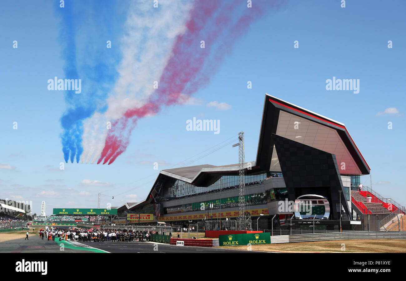 The red arrows fly over circuit hi-res stock photography and images - Alamy