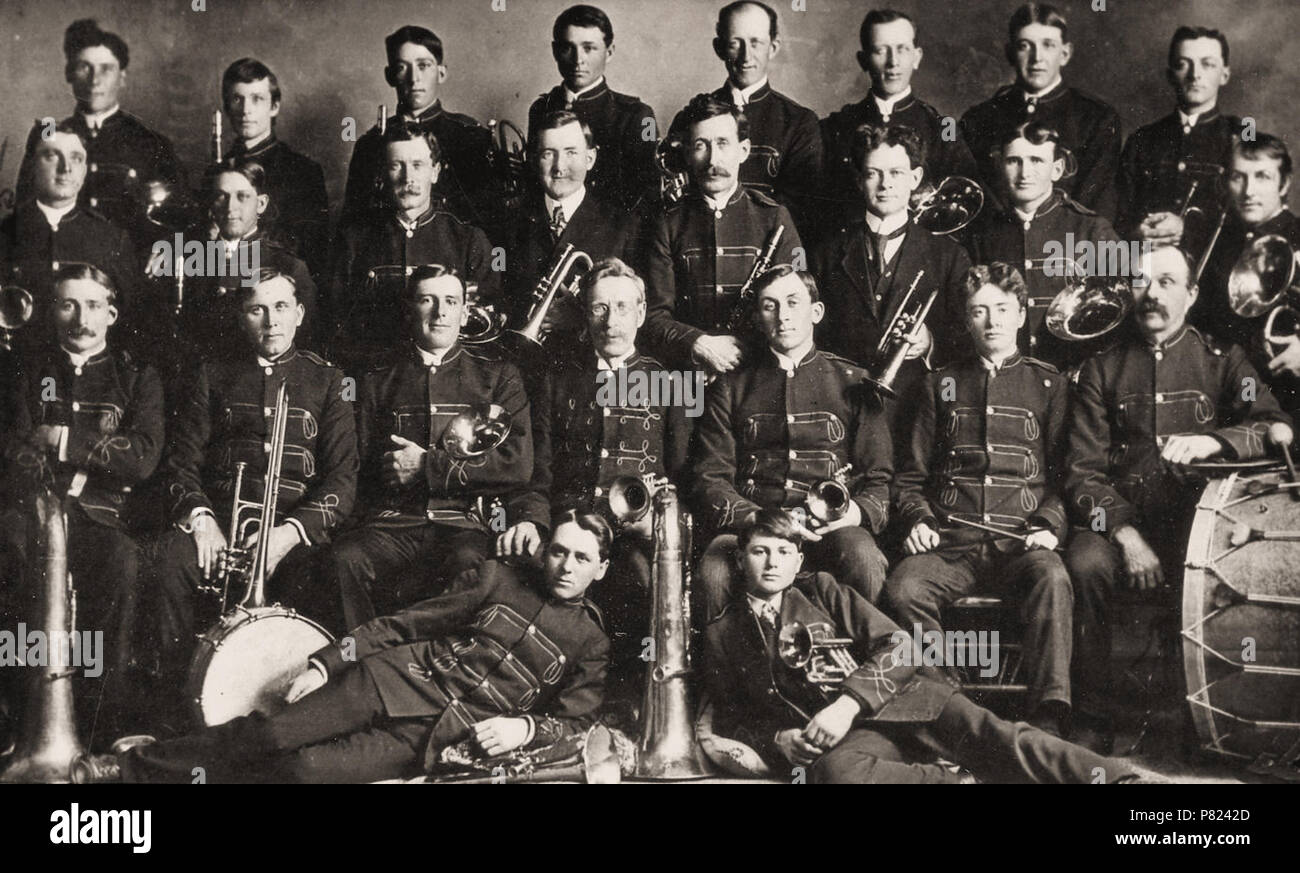 Band of ivy hi-res stock photography and images - Alamy