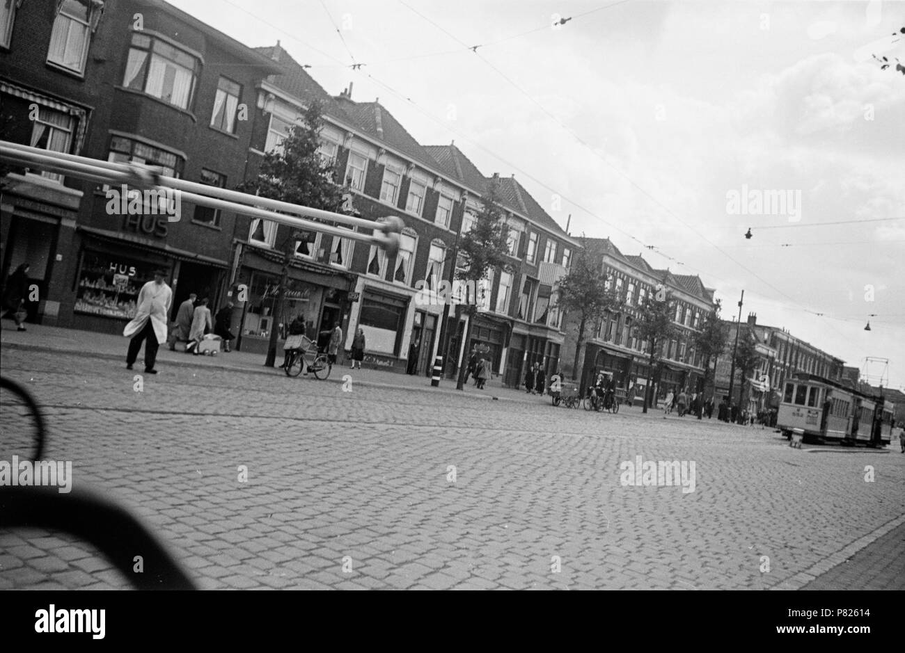 . Huizinga collectie vlaggenstokken - NIOD - 217077. Nederlands: Foto ...