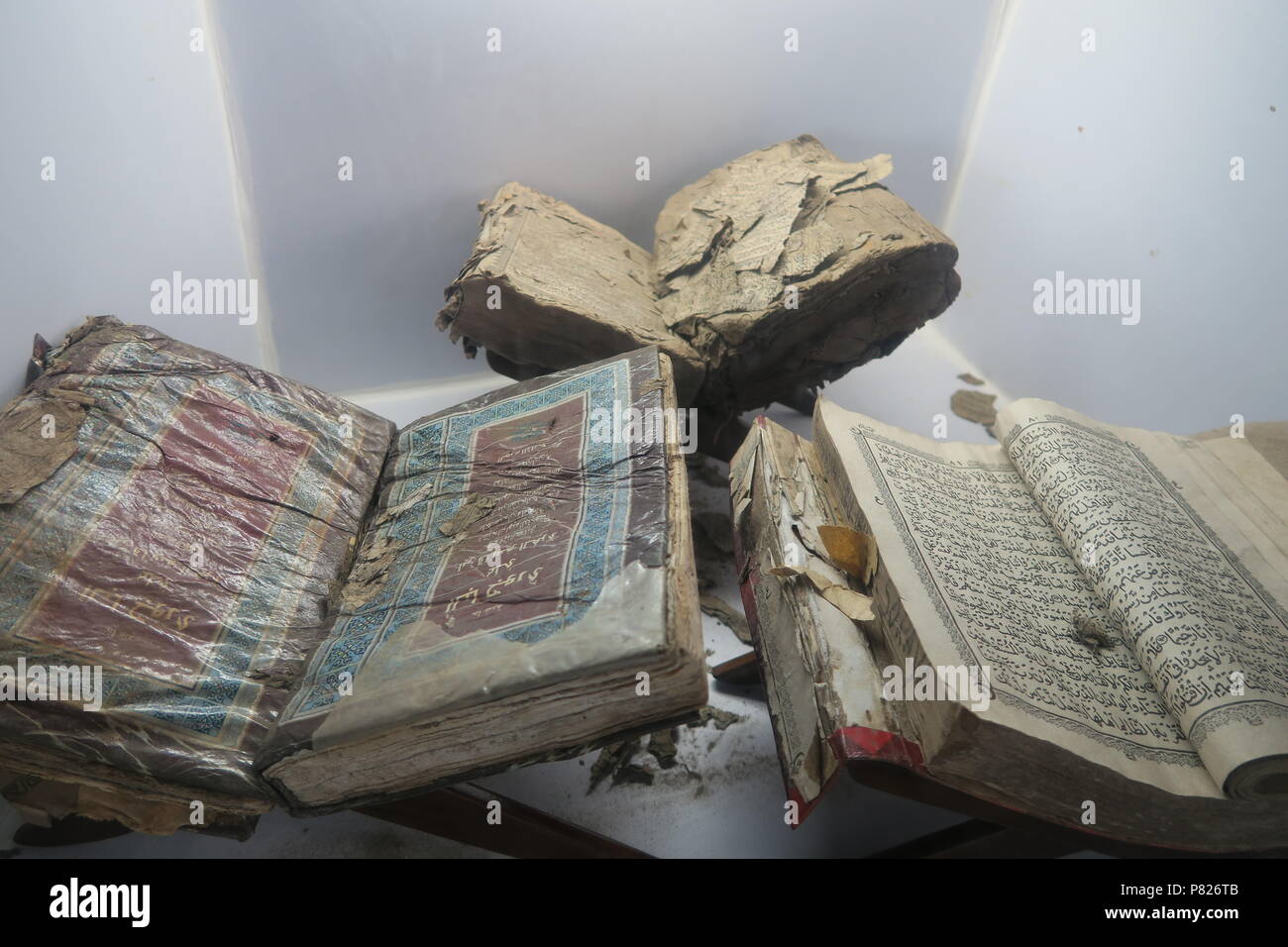 Ancient Holy Quran Stock Photo - Alamy