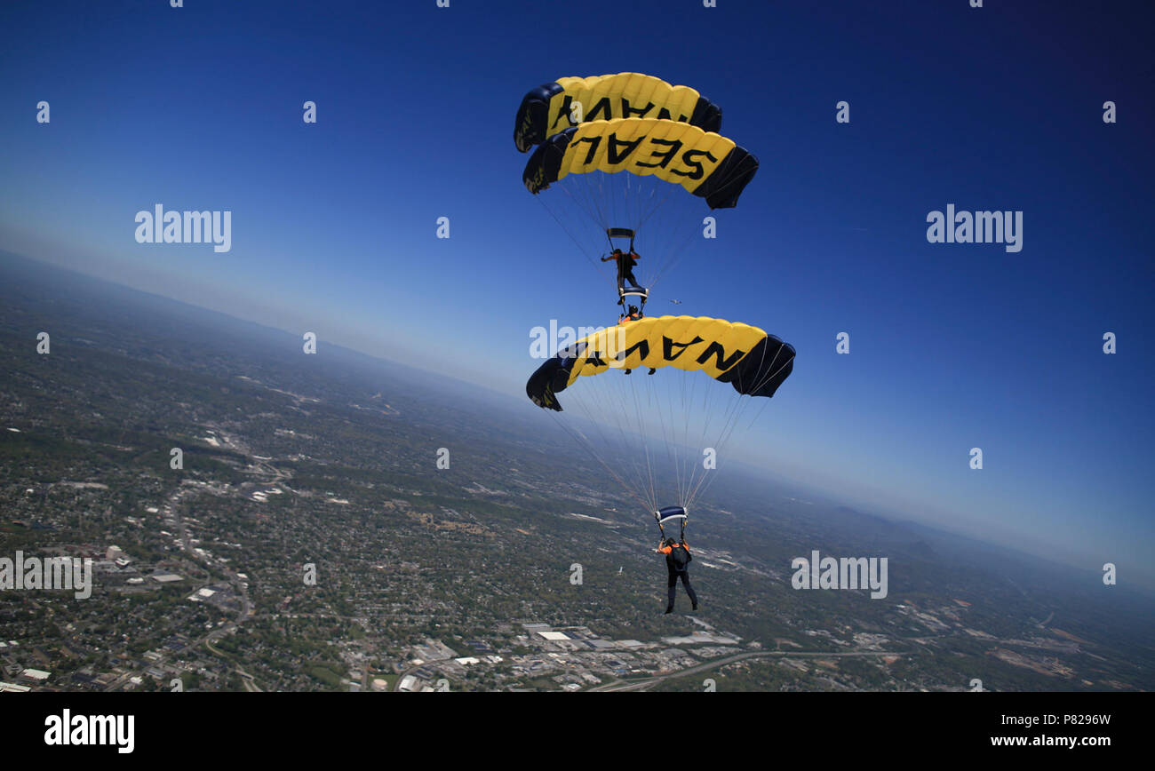 KNOXVILLE, Tenn. (April 16, 2016) Members of the U.S. Navy Parachute ...