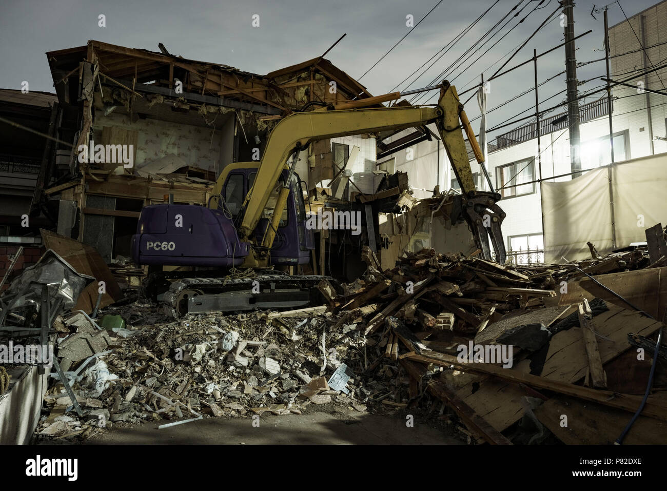 Car demolition site hi-res stock photography and images - Alamy