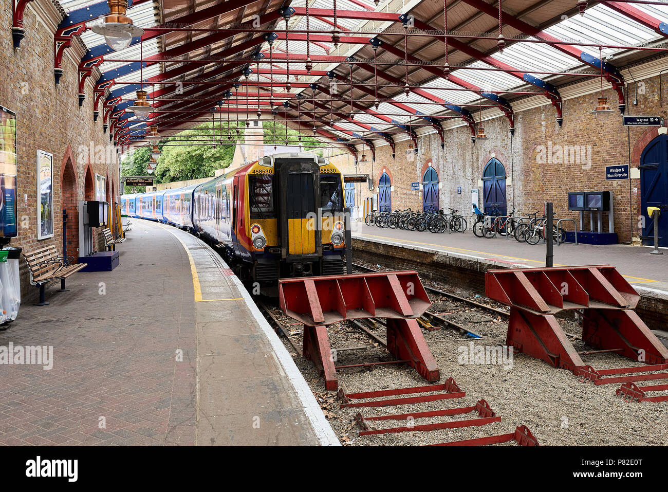 Windsor station hi-res stock photography and images - Alamy