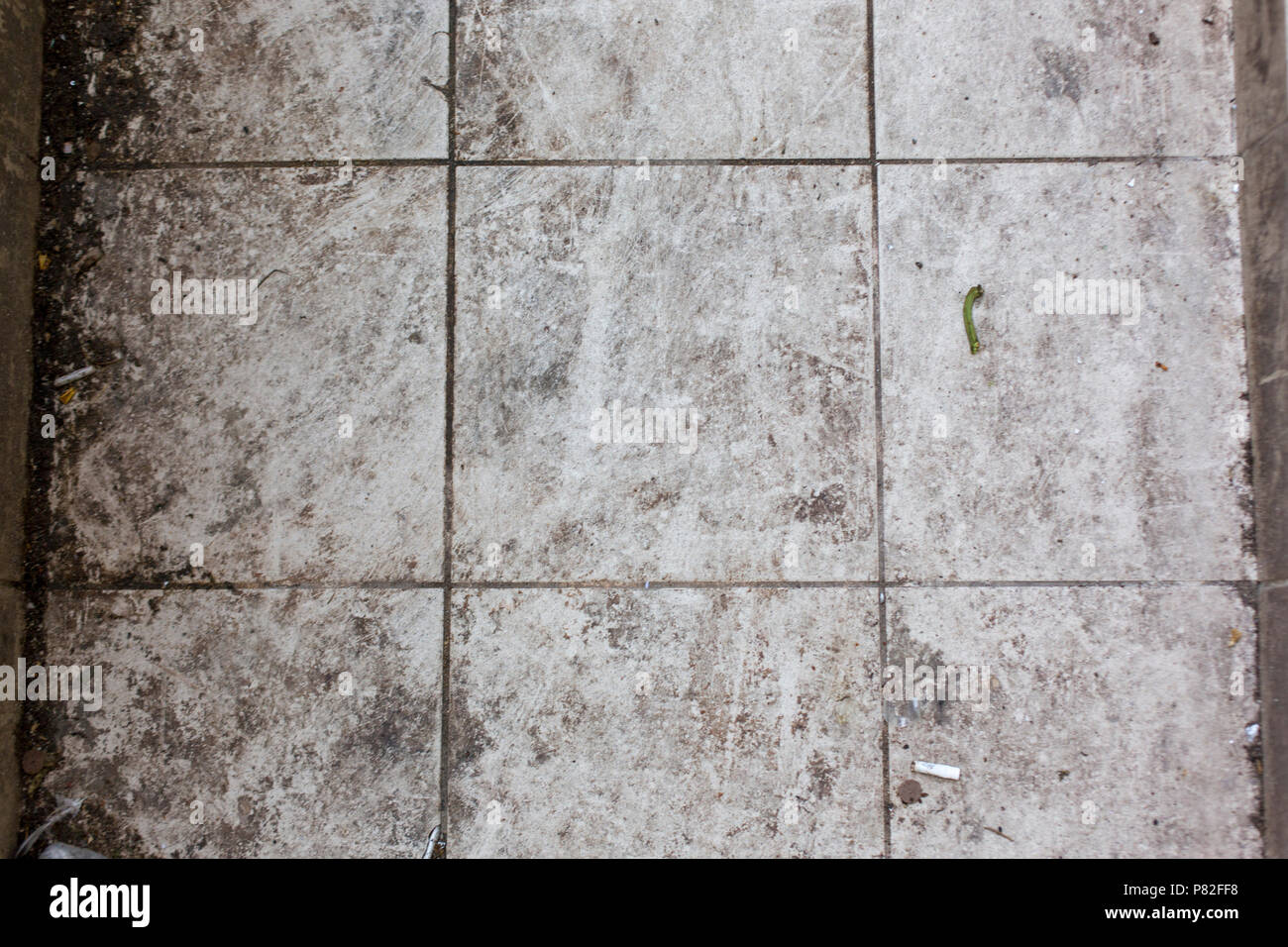 Dirty tiles hi-res stock photography and images - Alamy
