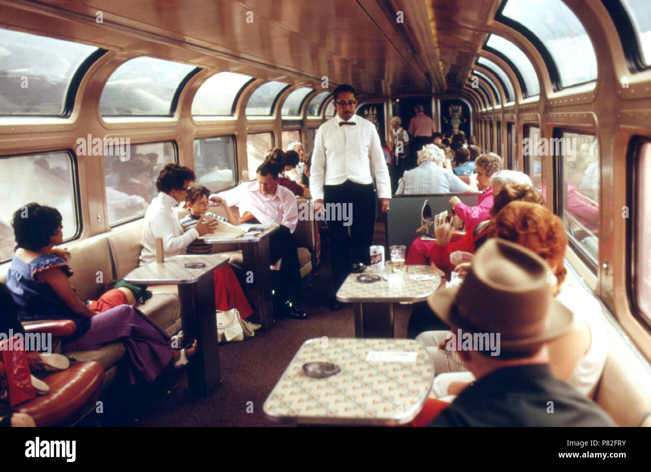 Lounge car amtrak 1970s hi-res stock photography and images - Alamy