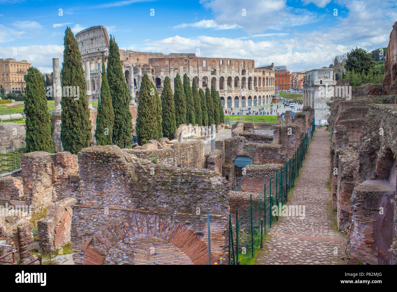 Colosseum ancient building in Rome city, Italy Stock Photo - Alamy
