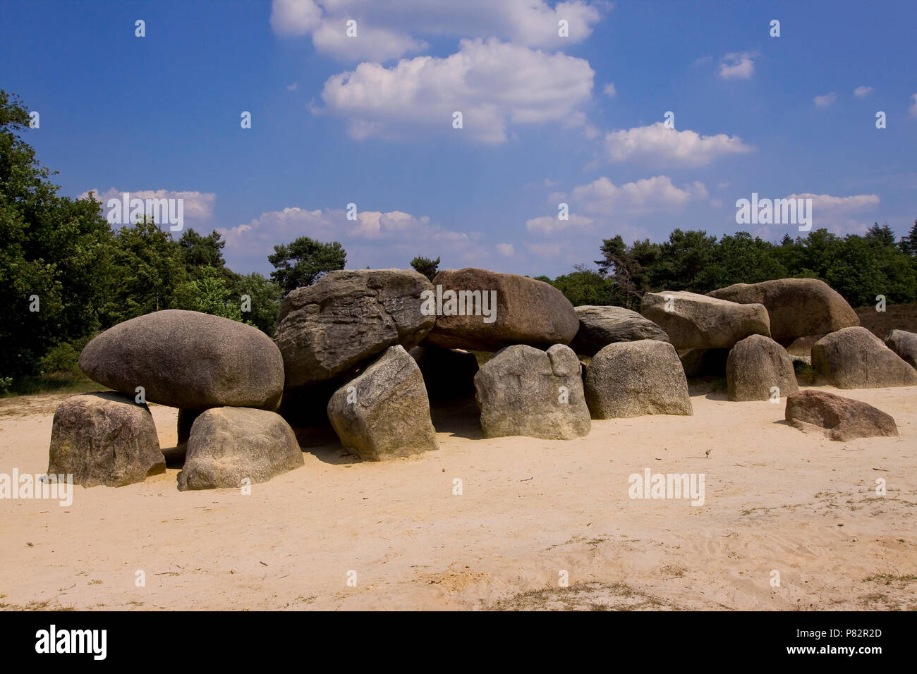 Hunebed in het bos bij Havelte; Ancient construction in forest at ...
