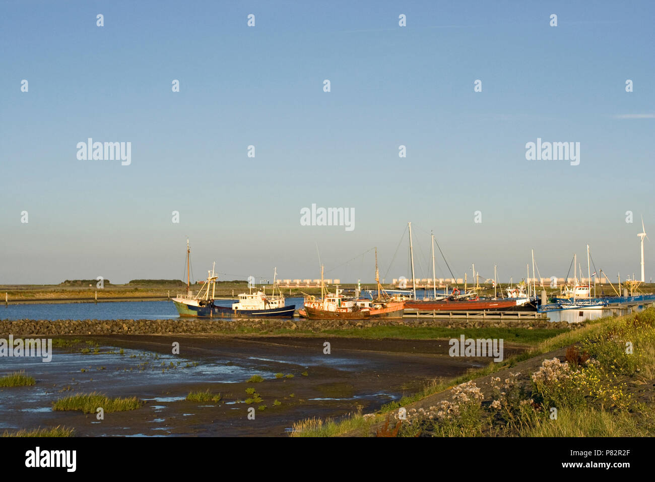 De haven bij Den Oever, Harbout at Den Oever Stock Photo - Alamy