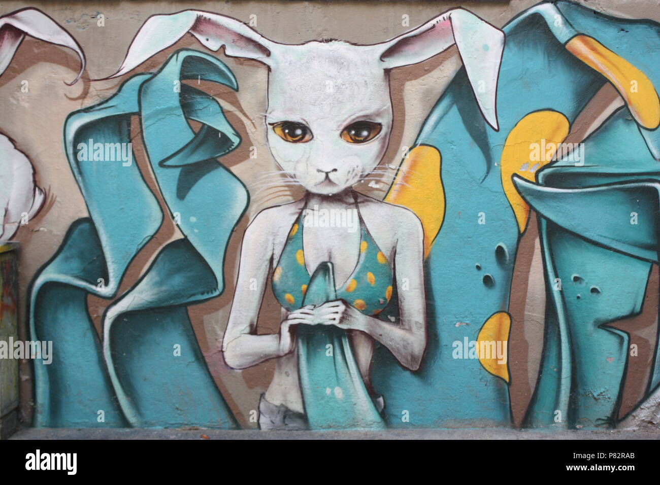 rabbit Graffiti on wall Stock Photo - Alamy