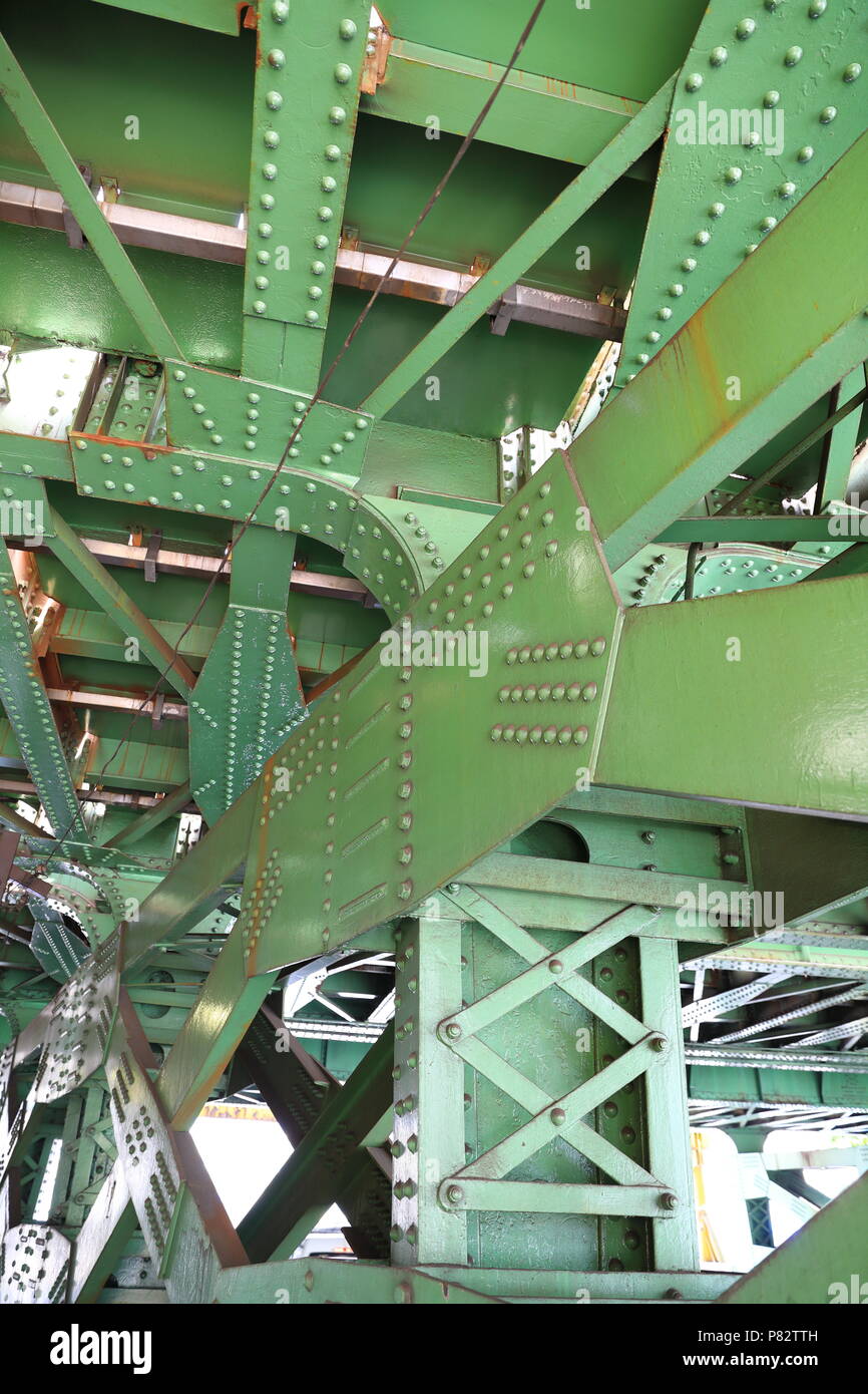 Crossbeam hi-res stock photography and images - Alamy