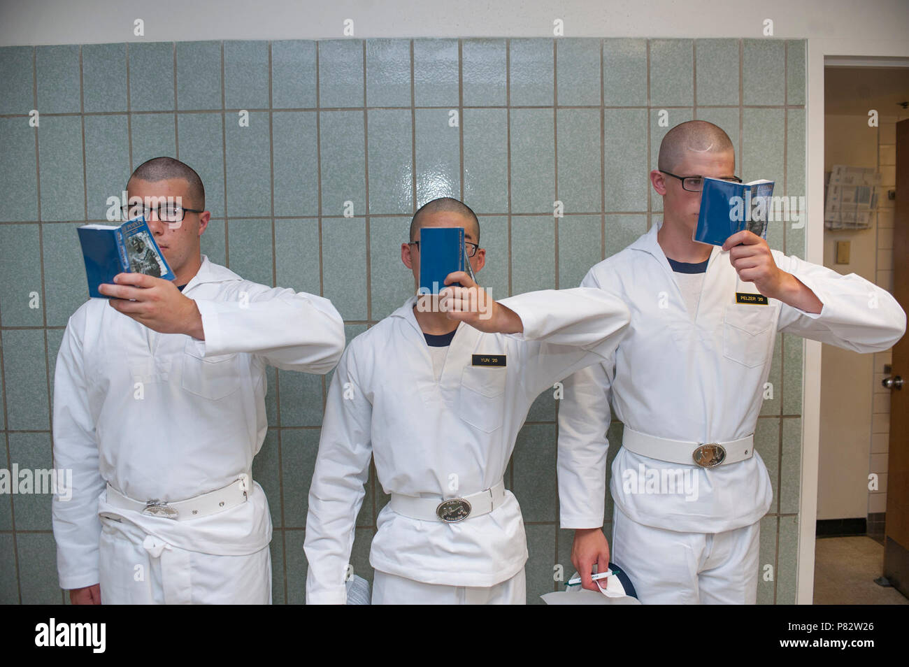 Reef points hi-res stock photography and images - Alamy