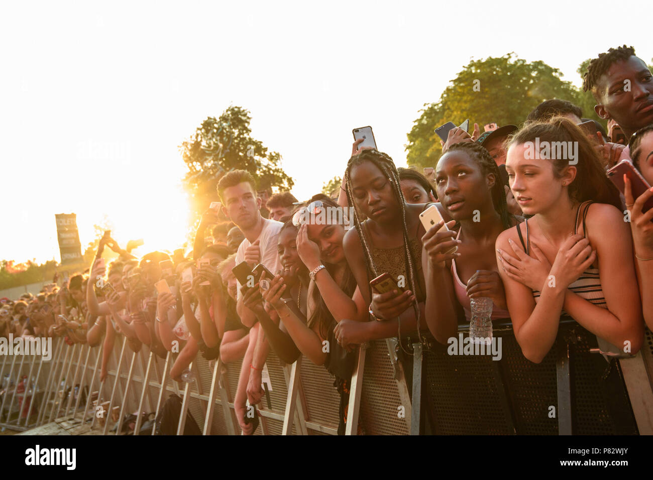 Crowd at wireless festival hi-res stock photography and images - Alamy
