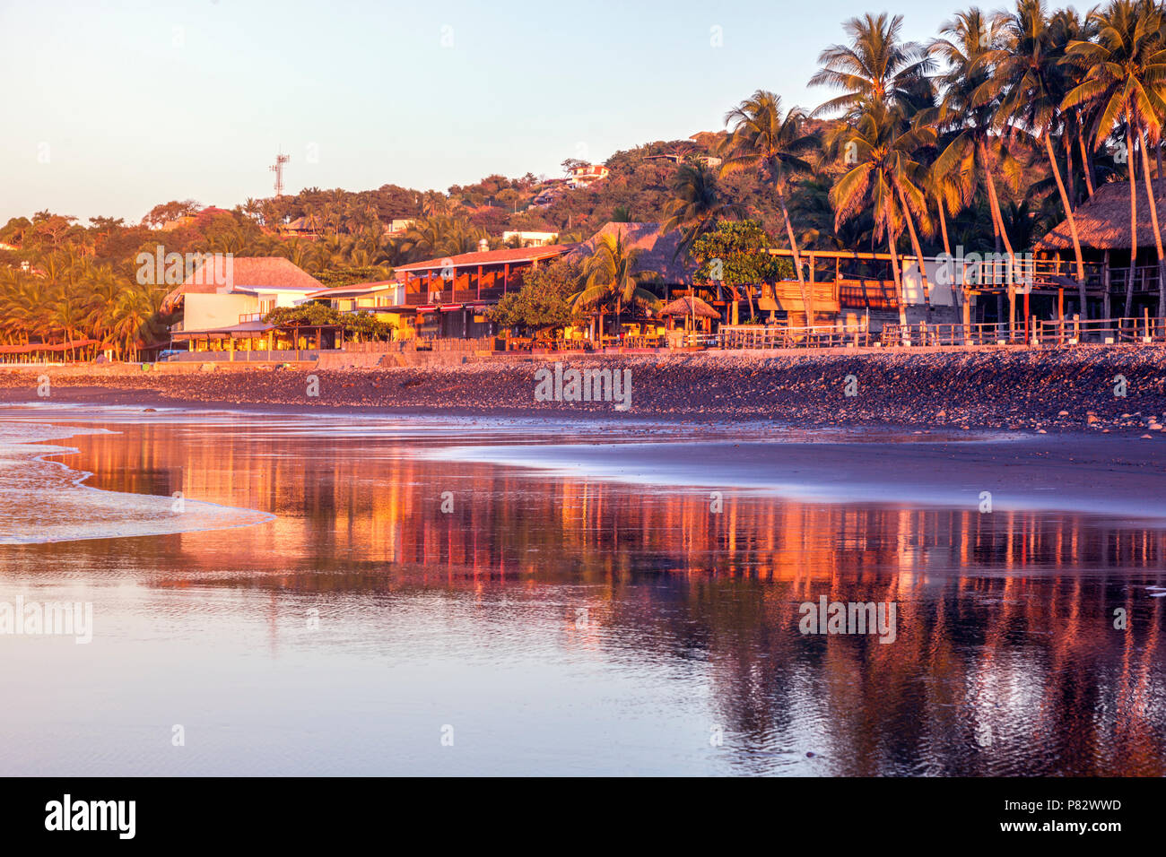 El Tunco Beach in Salvador. El Tunco, El Salvador Stock Photo - Alamy