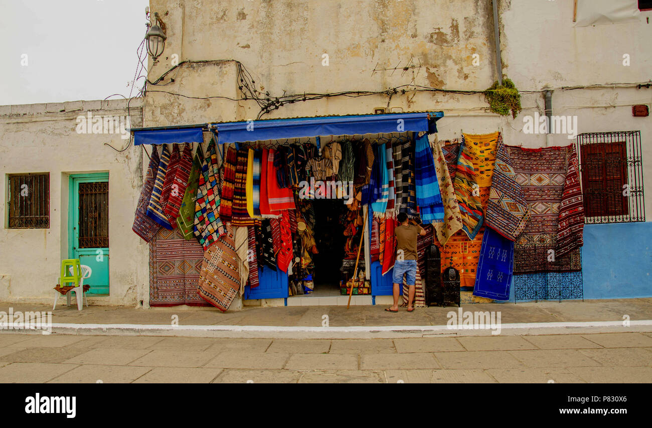 Asilah souk hi-res stock photography and images - Alamy