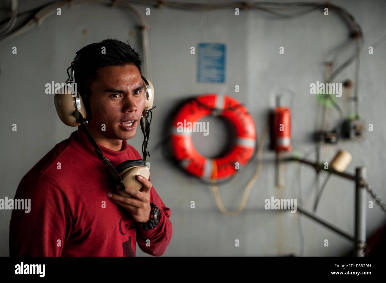 Operator console in military hi-res stock photography and images - Alamy