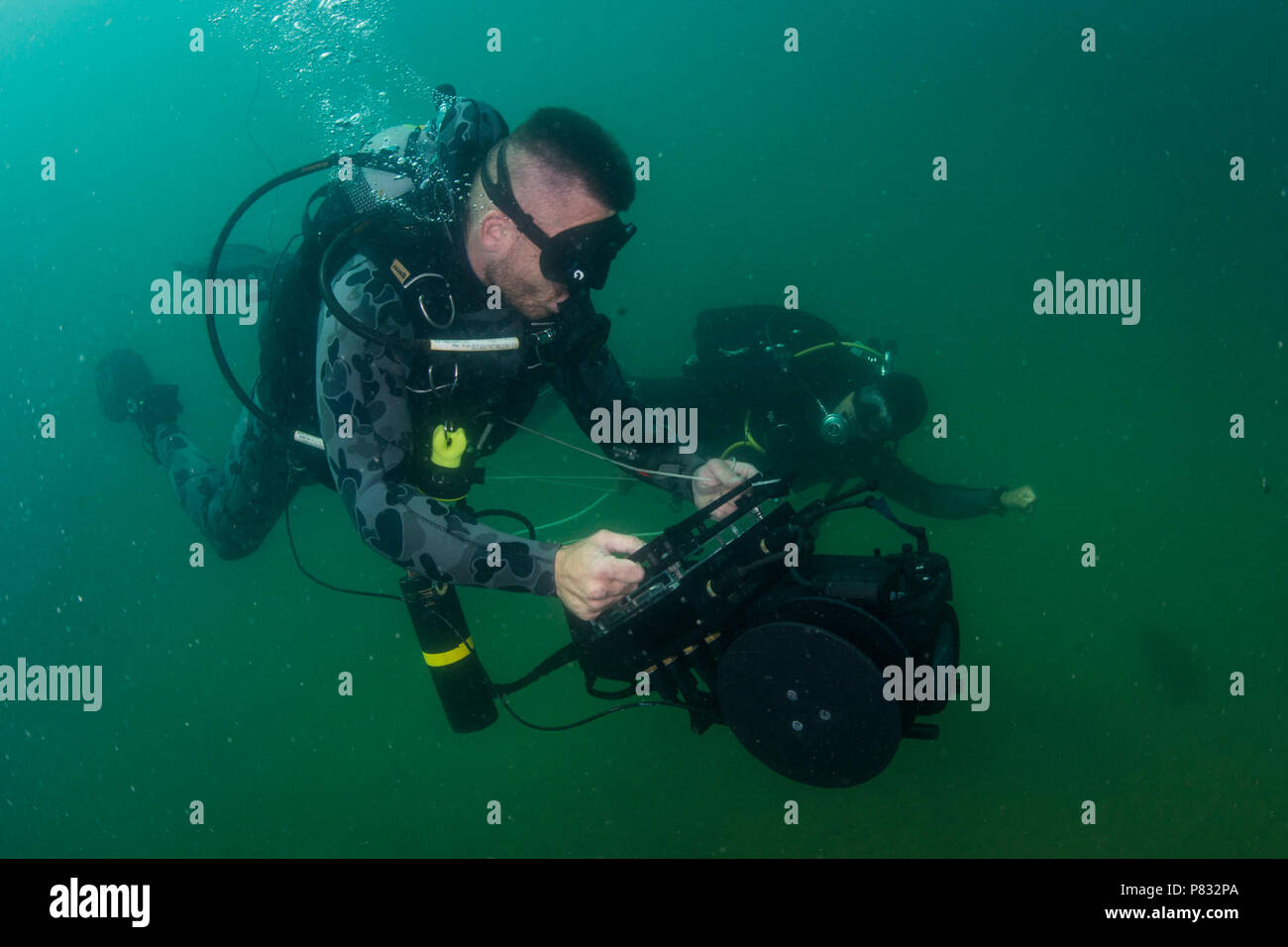 Australian clearance diving team one hi-res stock photography and ...