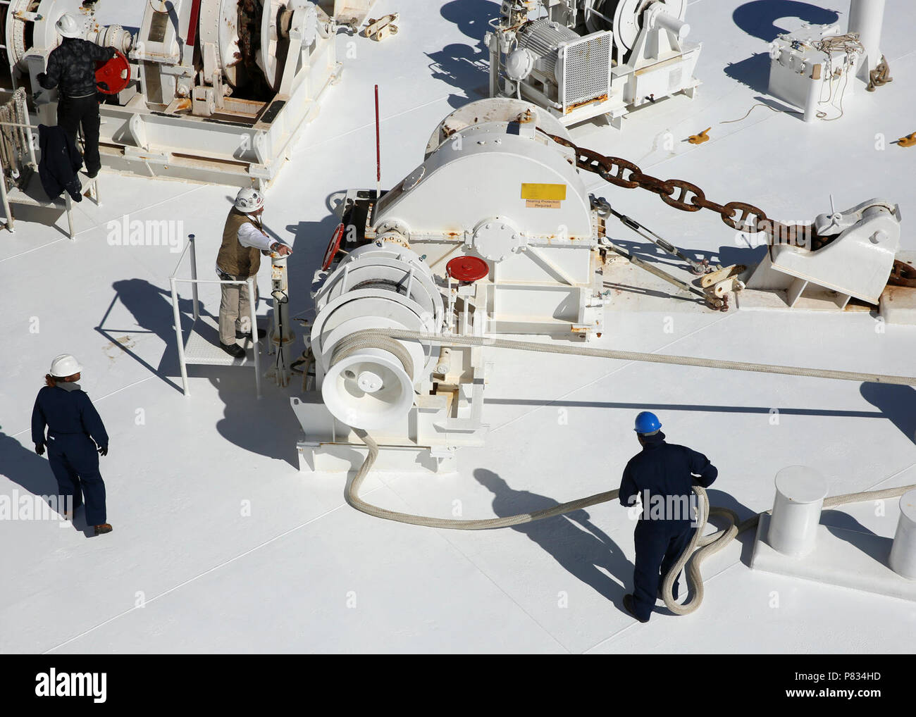 Mobile mooring lines hi-res stock photography and images - Alamy