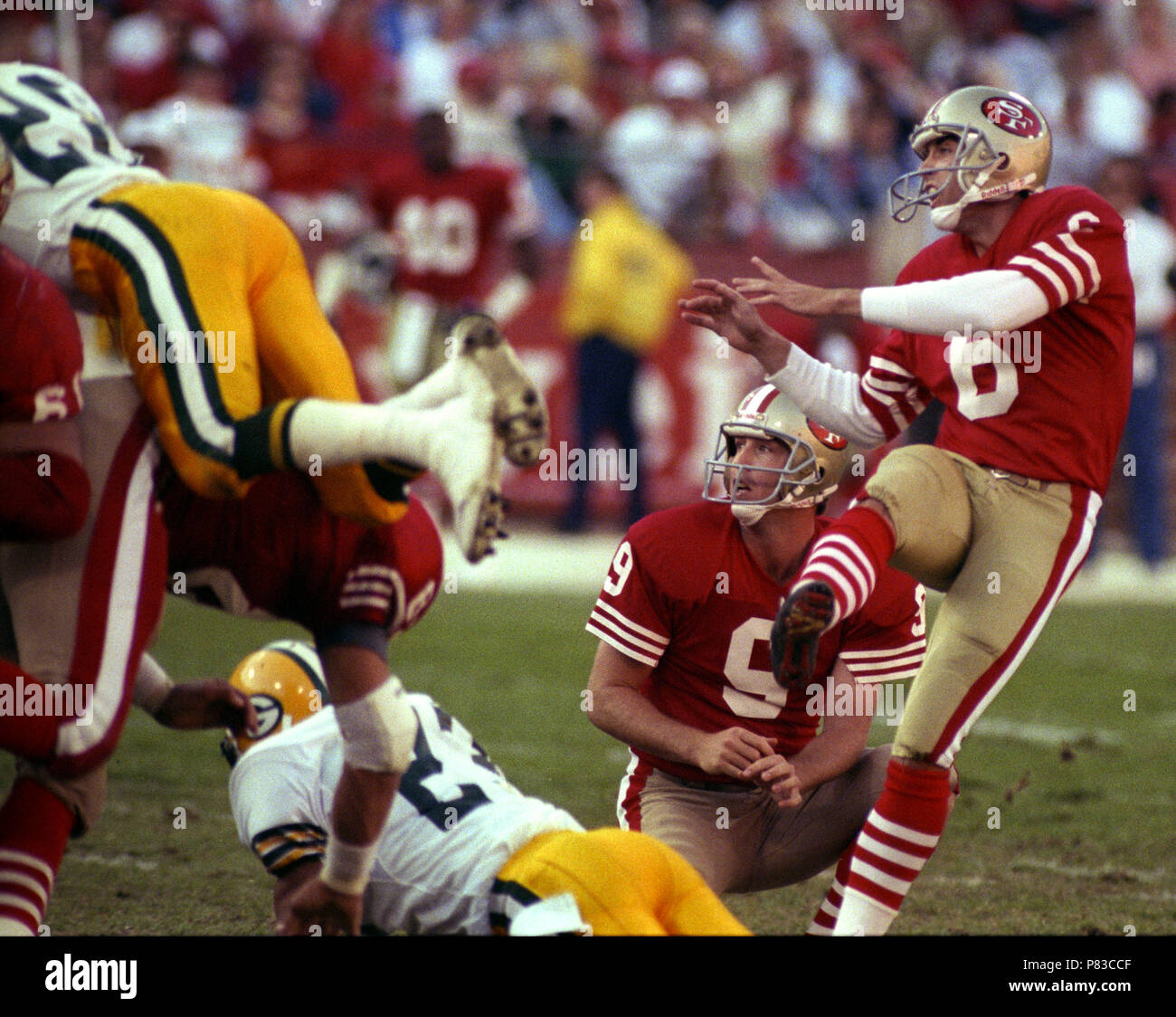 Green bay packers punter hi-res stock photography and images - Alamy