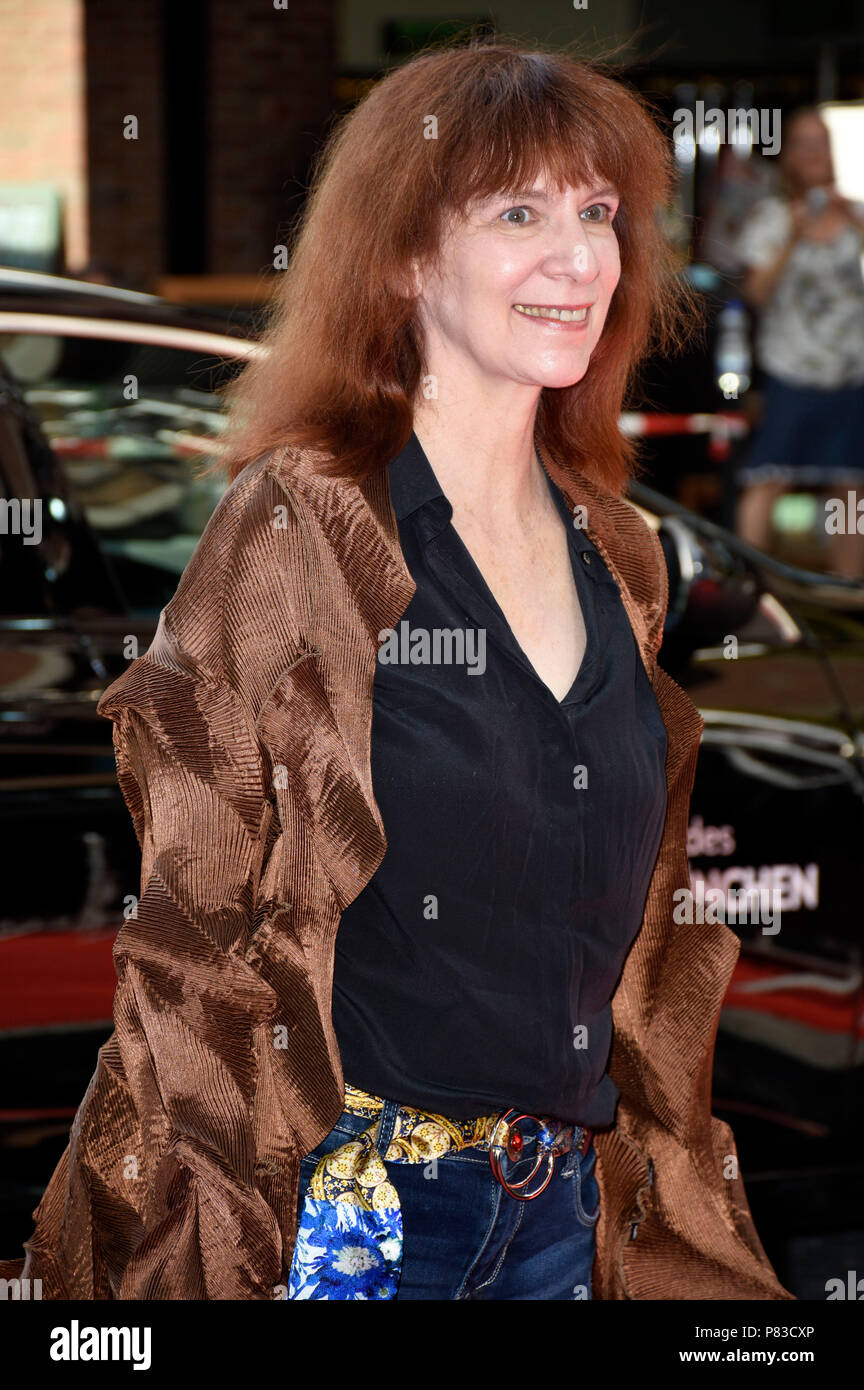 Amanda Plummer Modeling Hunger Games Hot Shots! Check Out Amanda