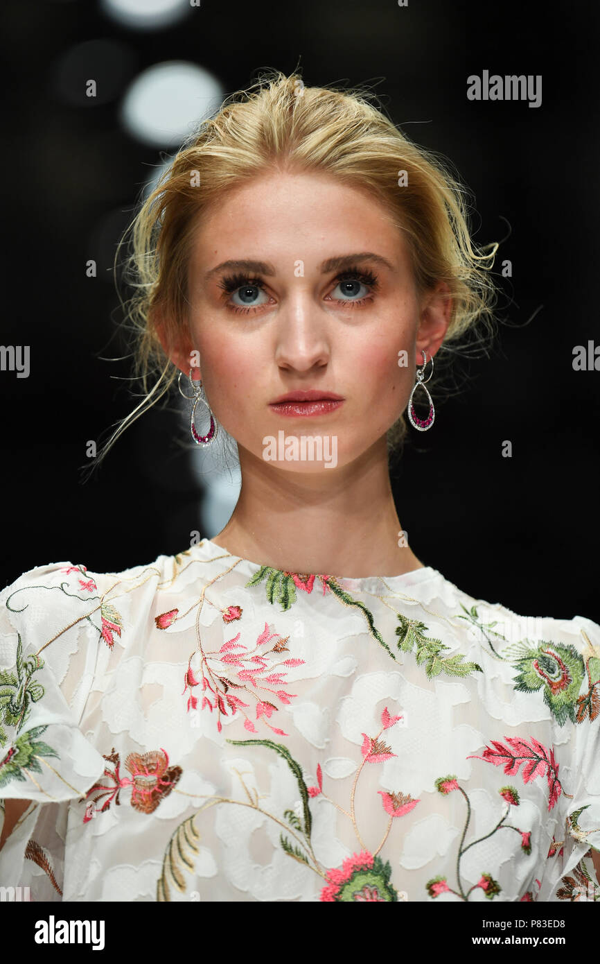 Julia wulf hi-res stock photography and images - Alamy