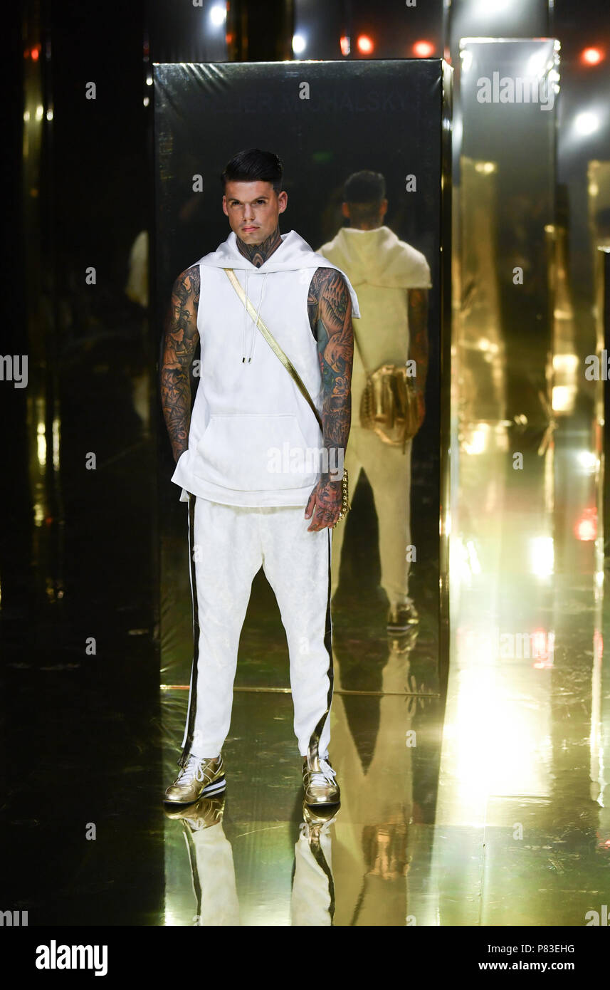 Berlin, Deutschland. 06th July, 2018. 05.07.2018, Berlin: Model Tommy ...