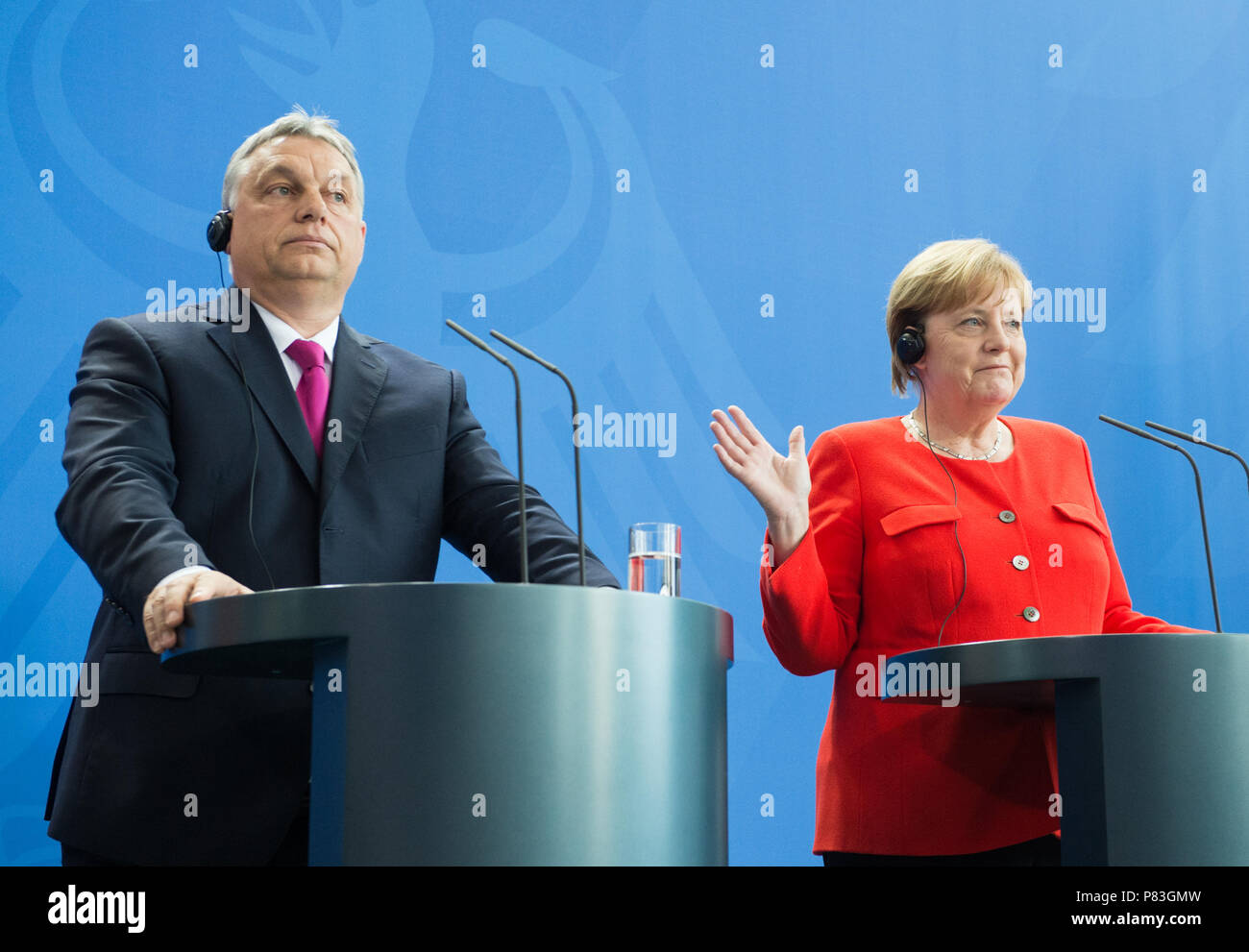 Prime Minister Victor ORBAN and Chancellor Angela MERKEL at the lectern ...