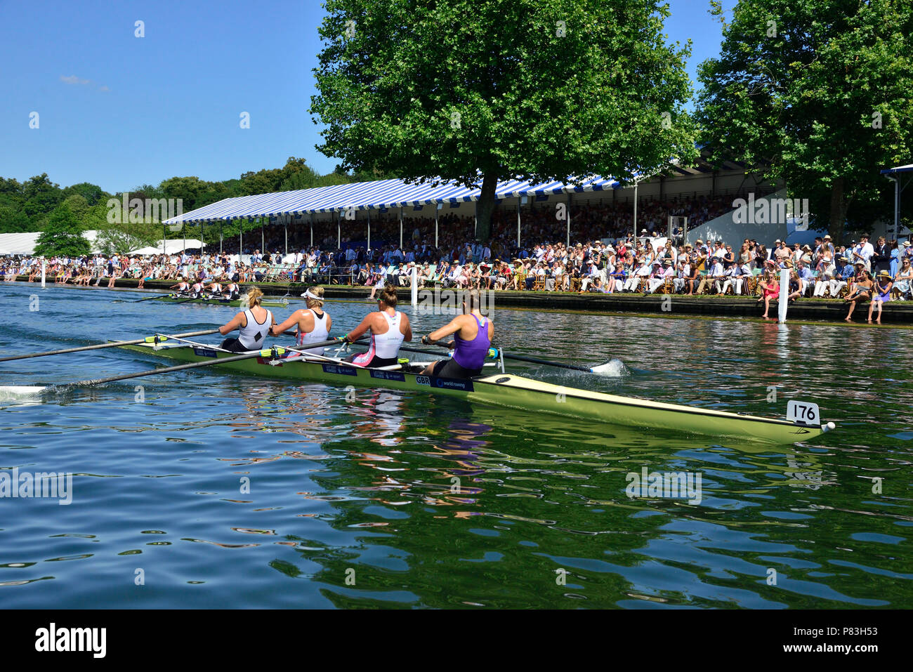 Molesey regatta hi-res stock photography and images - Alamy