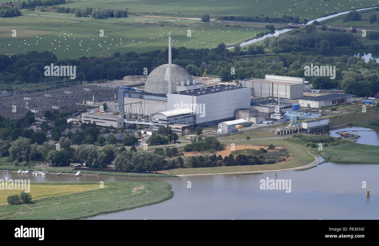 Rodenkirchen, Germany. 15th June, 2018. The aerial view shows the ...