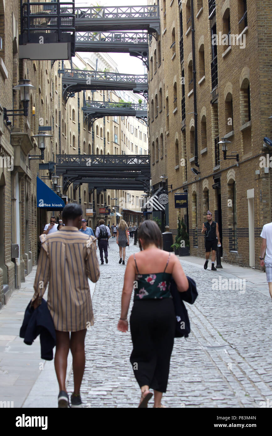 1976 uk sun hi-res stock photography and images - Alamy