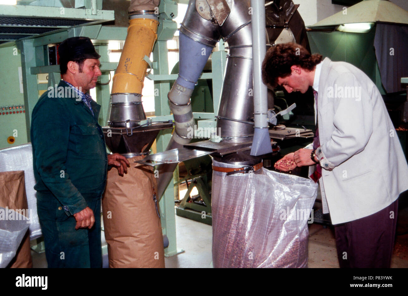 Zu tee hi-res stock photography and images - Alamy