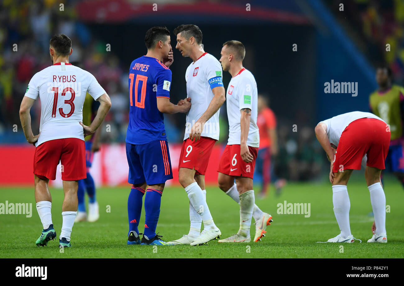 KAZAN, RUSSIA - JUNE 24: James Rodriguez of Colombia talking to Robert ...