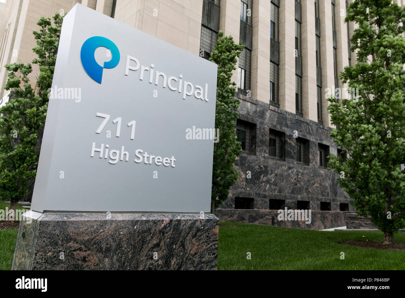 Group headquarters and head office hi-res stock photography and images ...