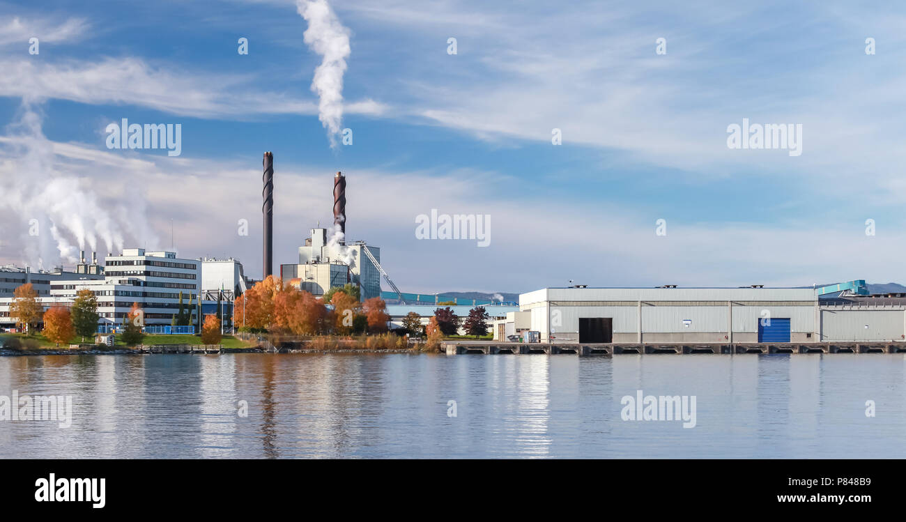 Pulp mill hi-res stock photography and images - Alamy