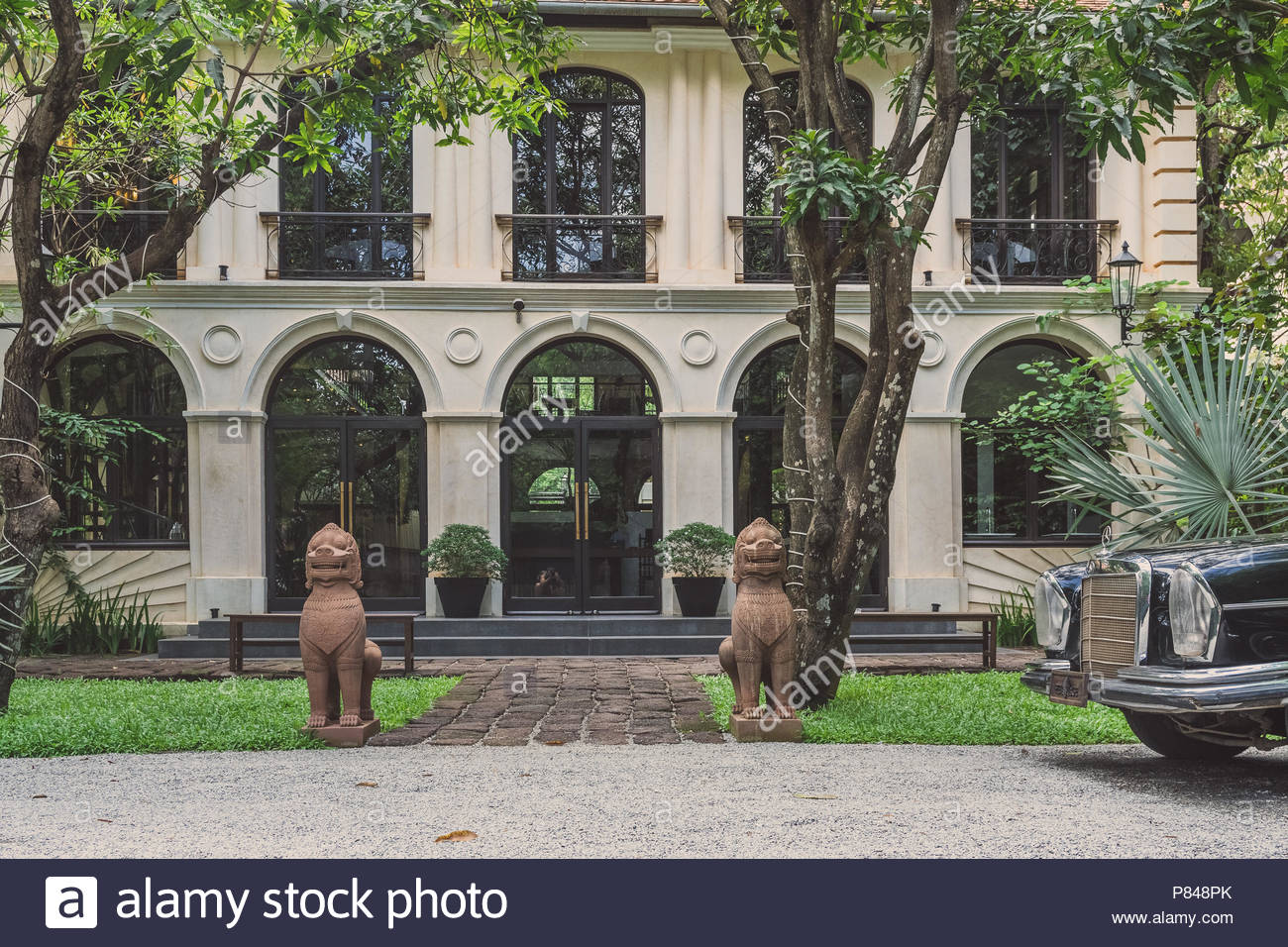 Classic Luxury House Exterior Stock Photos & Classic Luxury House ...