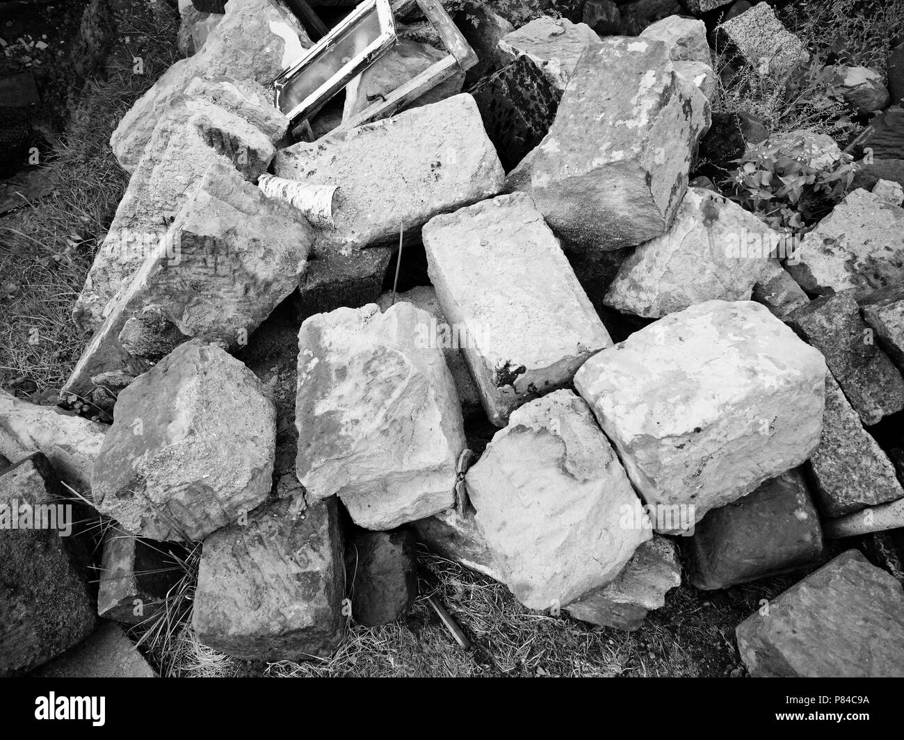 Limestone blocks stacked hi-res stock photography and images - Alamy