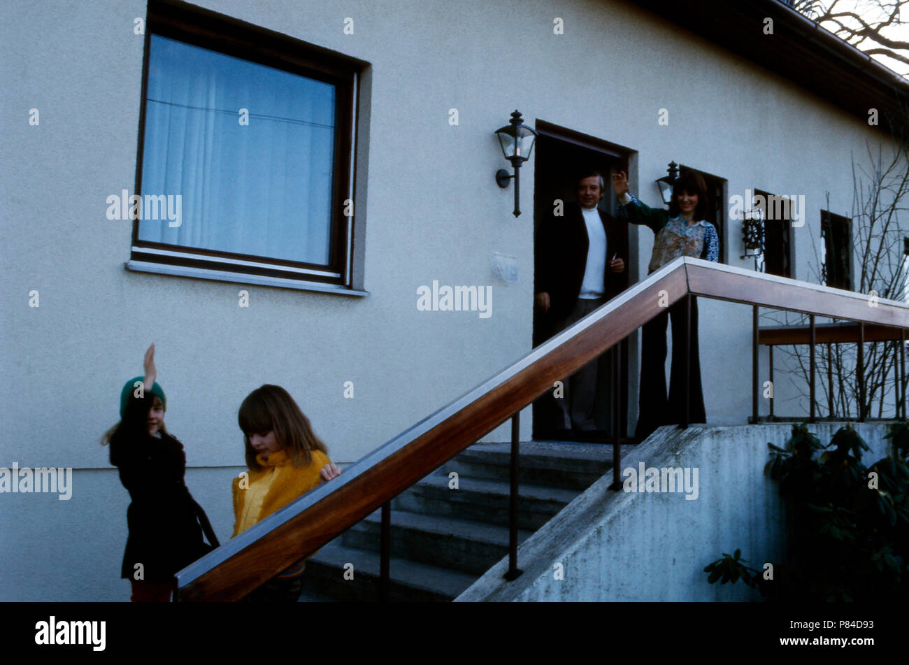 Moderatorin Petra Schürmann und Partner Gerhard Freund verabschieden ...