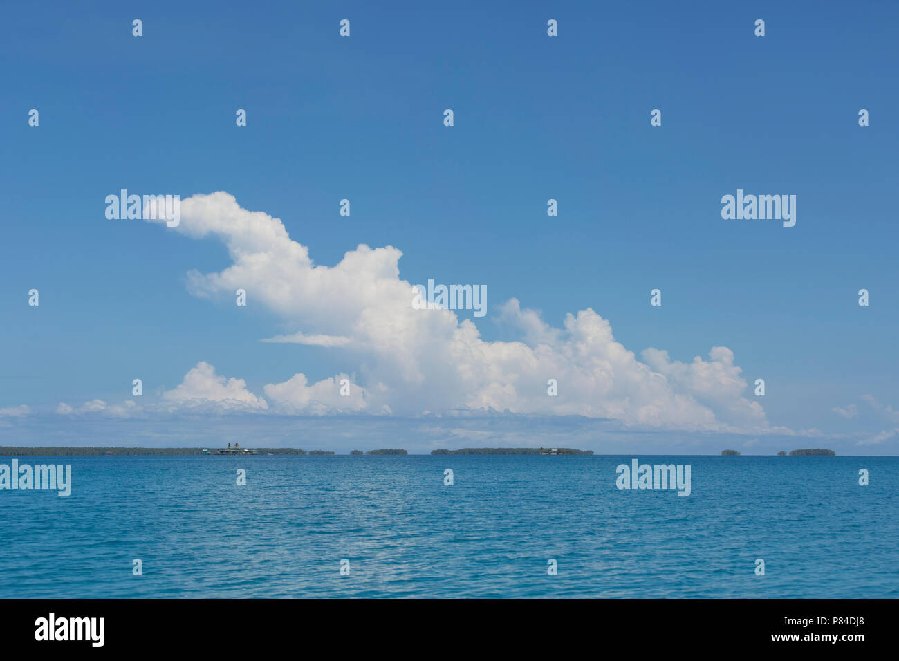 Pearl Farm on Manihiki Lagoon, Cook Islands Stock Photo - Alamy