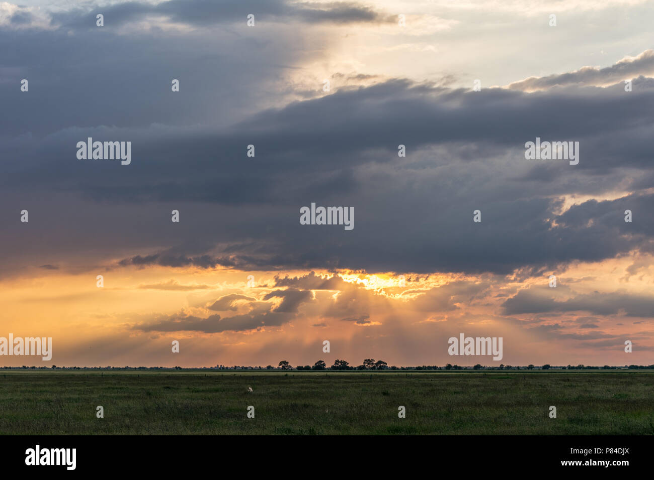 Rural landscape sunset hi-res stock photography and images - Alamy