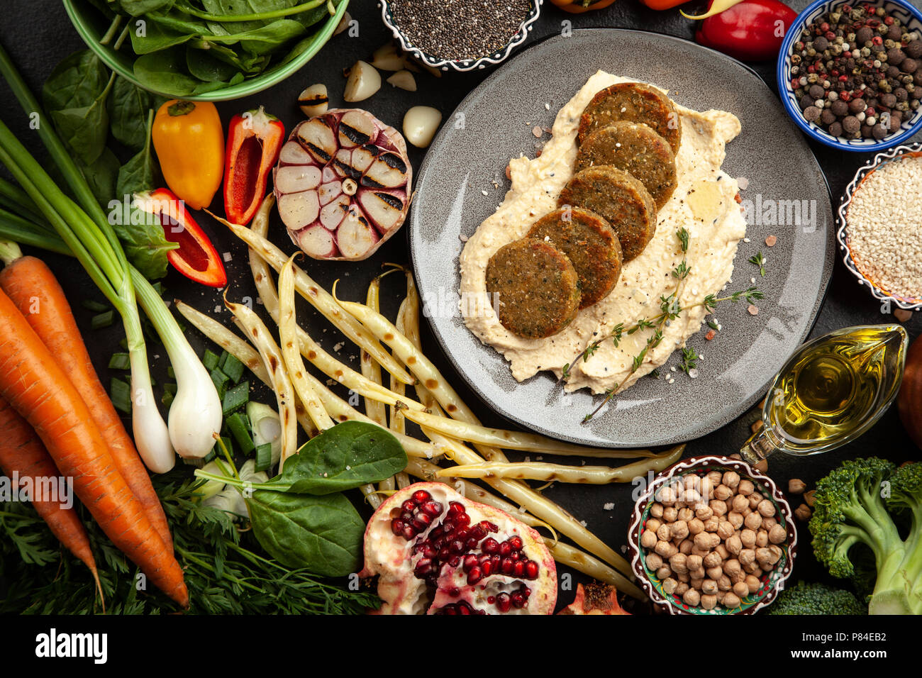 Falafel and hummus Stock Photo - Alamy