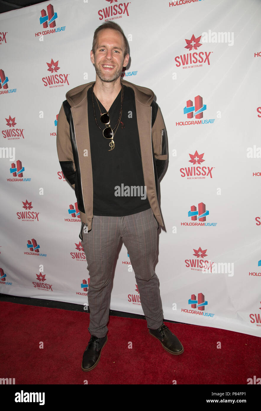 Celebrities attend debut of 'The Jackie Wilson Story' at Hologram USA ...
