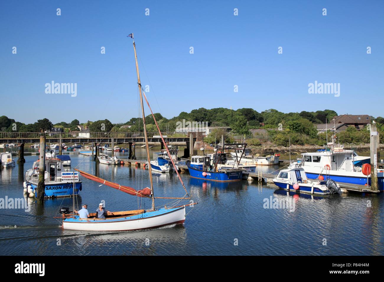 Lymington town quayside hi-res stock photography and images - Alamy