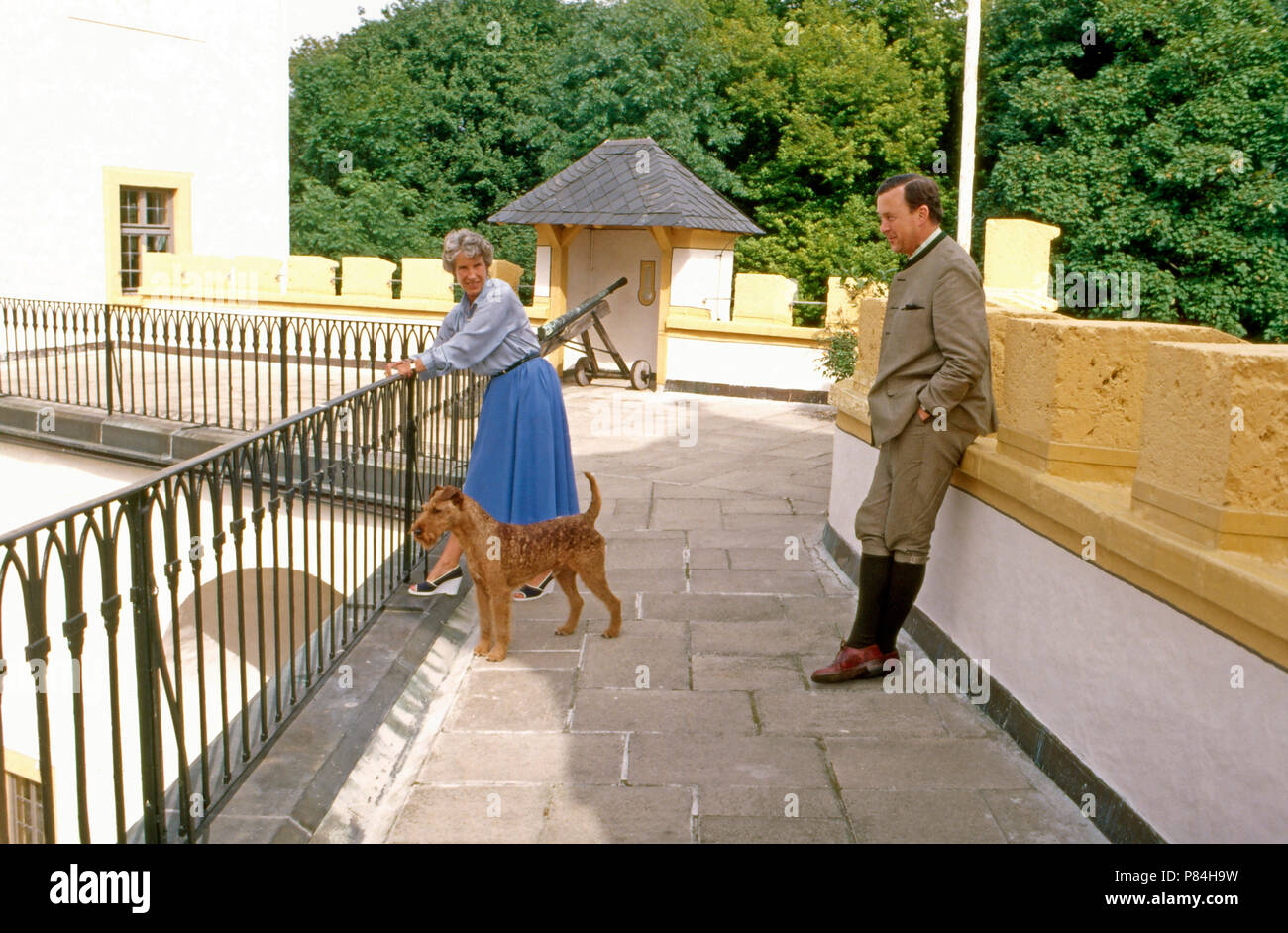 Schloss standard hi-res stock photography and images - Alamy